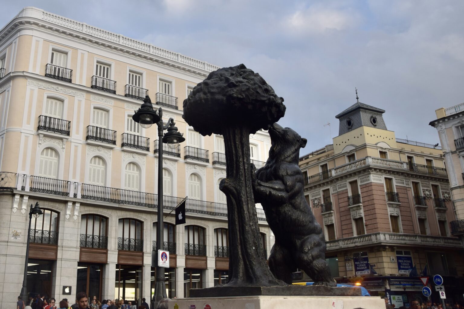 The Statue of the Bear and the Strawberry Tree - Things to do in Madrid ...